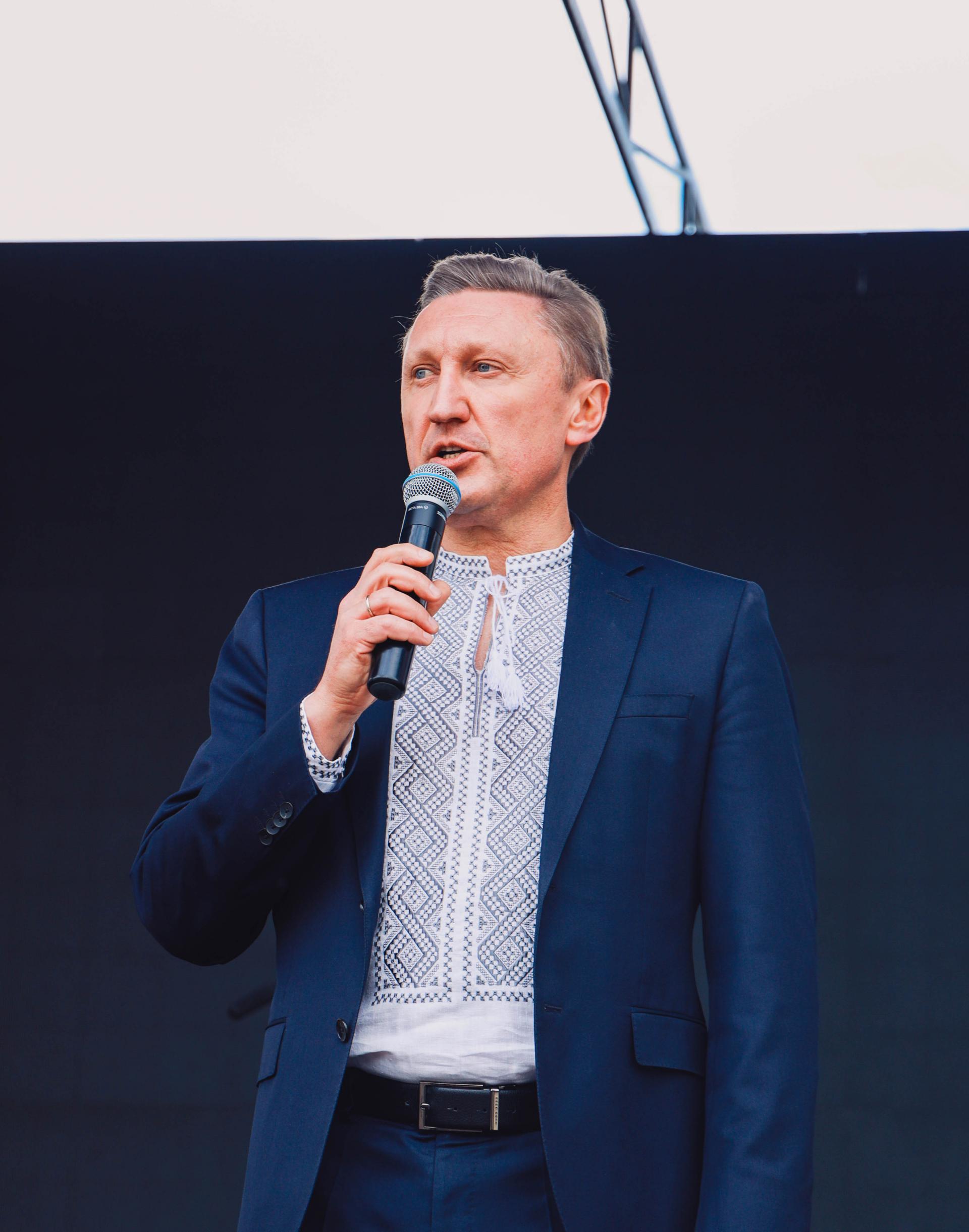 Rock band KARTA SVITU performs a charity concert at Poltava Polytechnic and presents its debut album